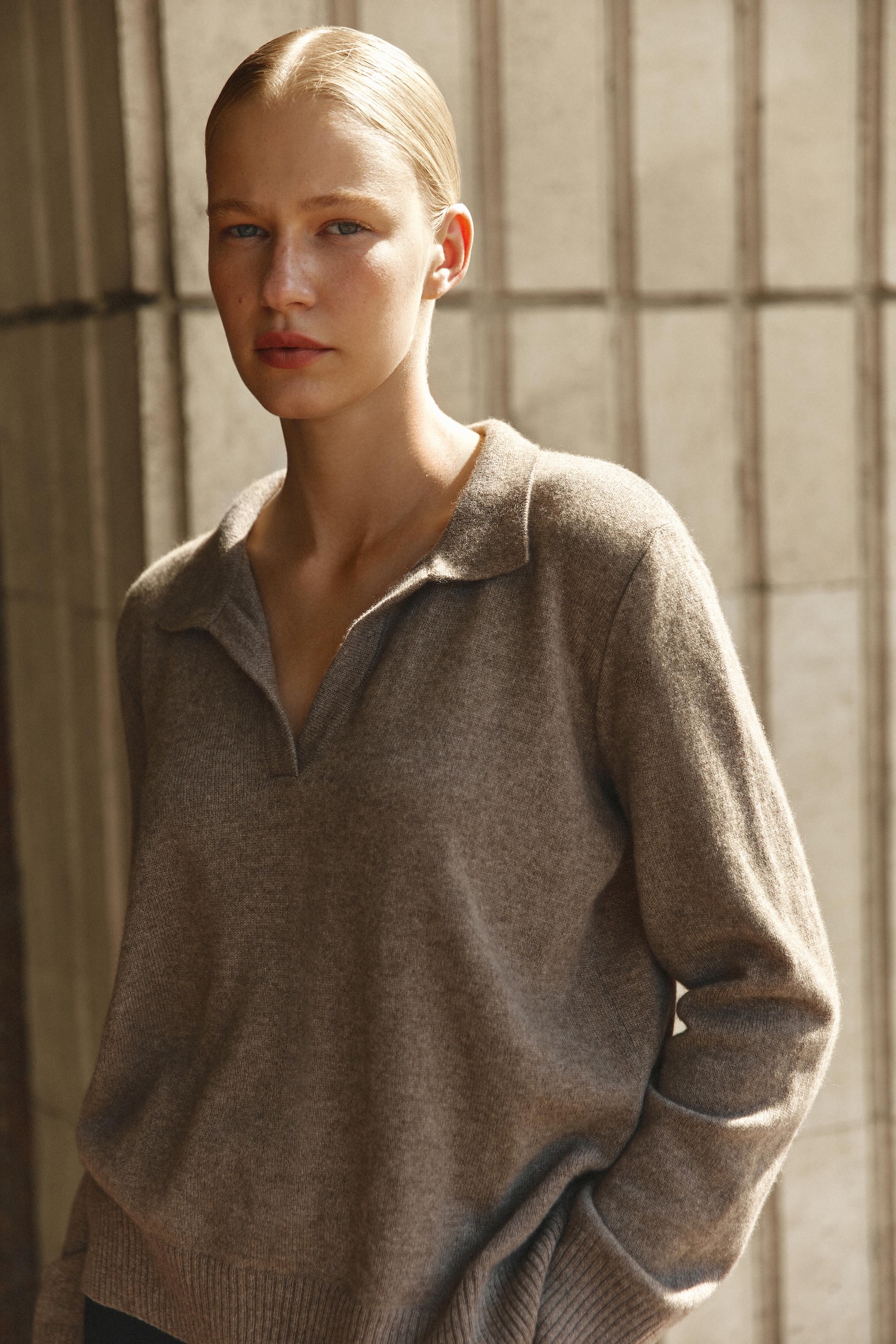 Polo sweter, 100% cashmere, brown-beige | LBTM STUDIOS